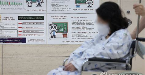 의대교수들 증원 원점 재검토 변함없어대학별 진료 재조정
