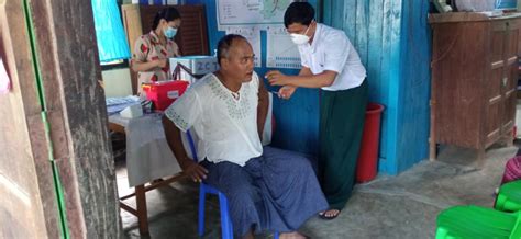 ဆင်ပေါင်ဝဲမြို၌ အသက် ၁၈ နှစ်အထက်ရှိ ပြည်သူများကို ပထမအသုတ် ဒုတိယ အကြိမ် ကိုဗစ် ၁၉ ရောဂါ ကာကွယ