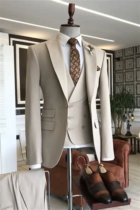 Elvis Modern Champagne Peaked Lapel Three Pieces Prom Suits Artofit