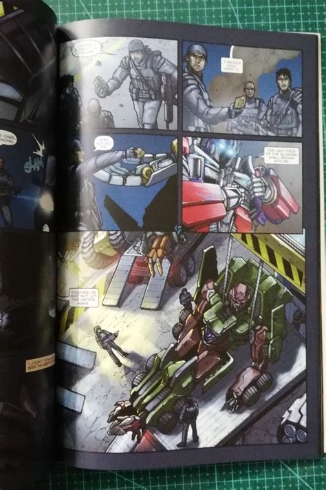 Transformers comic, Hobbies & Toys, Books & Magazines, Comics & Manga ...
