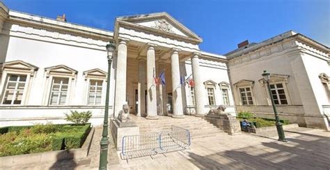 Budget le tribunal et la préfecture dOrléans mis en vente par le