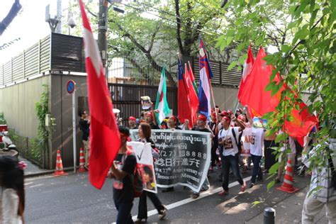 Dvb ရွစ္ေလးလံုုး အထိမ္းအမွတ္ ျမန္မာႏိုုင္ငံသားမ်ား တိုုက်ဳိသံ႐ုံးေရွ႕ ခ်ီတက္ေတာင္းဆိုု