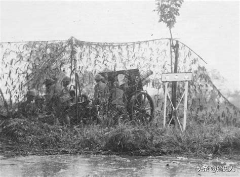 老照片揭露日軍的偽善：圖2孩童向日軍敬禮，圖4日軍替百姓挑擔！ 每日頭條