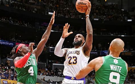 Nba圣诞大战湖人不敌绿军 詹姆斯1698险受伤 浓眉40分 球迷屋