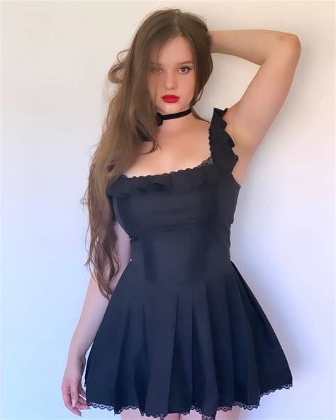 Starlet Arcade Isabella Ardley 110022