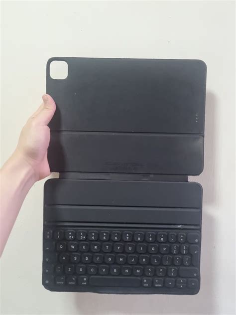 Ipad Pro 11 Keyboard Mobile Phones Gadgets Other Gadgets On Carousell