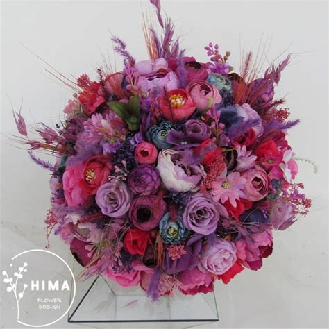 ‎دسته گل، دستبند و تاج عروس‎ ‎یکی از دسته‌گل‌های گرم و پرطرفدار هیما