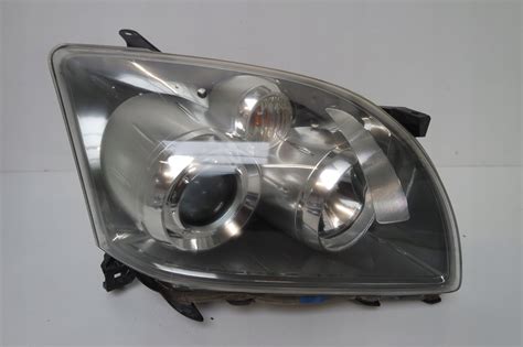 Lampa przód prawa xenon TOYOTA AVENSIS T25 Europa Demontaż toyota