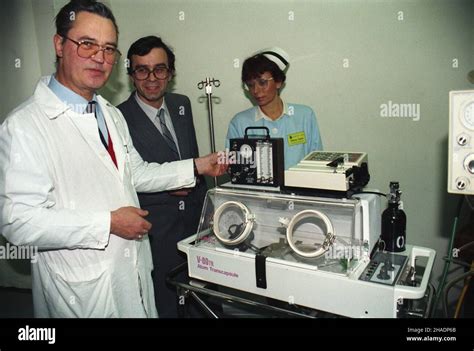 Varsovia 06 12 1993 Sprzêt i wyposaenie medyczne dla Instytutu Matki