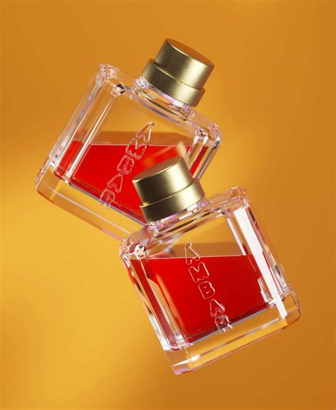 Virtual Distillation Fragrance Still Life
