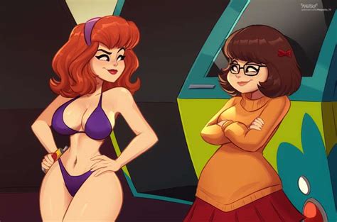 Daphne Blake + Velma Dinkley(Magaska19)[Scooby-Doo] : r/rule34