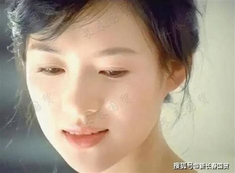 章子怡18年前素颜旧照曝光，清纯甜美满脸胶原蛋白 ＊ 阿波罗新闻网