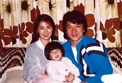 港媒：成龍被曝與鄧麗君私生子相認，取名房祖軒，獎勵28億 每日頭條