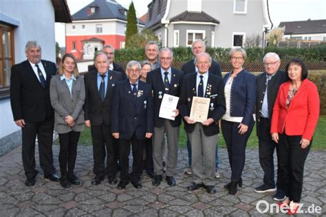 Soldatenbund 1874 Weiden Verleiht Höchste Ehrenzeichen Onetz