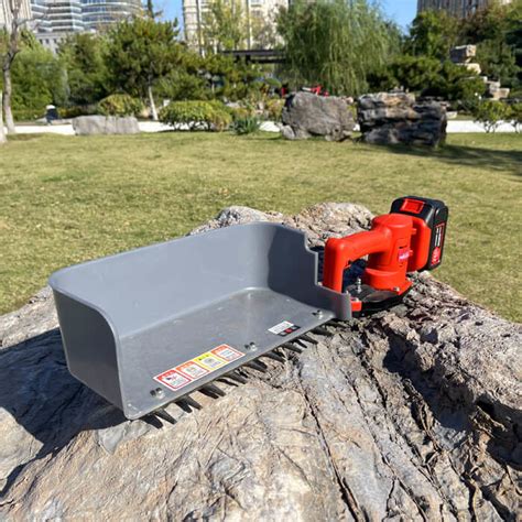 Electric Brushless Tea Harvesting Machine 24v Mini Handle Tea Leaf Picker
