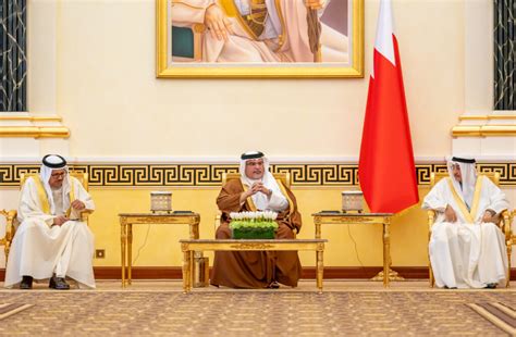 سمو ولي العهد رئيس مجلس الوزراء يلتقي سعادة وزير الخارجية وعدد من