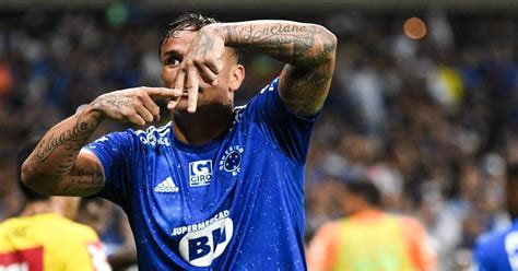 Cruzeiro Ganha Do Vasco E Volta à Elite Do Brasileirão Após Três Anos