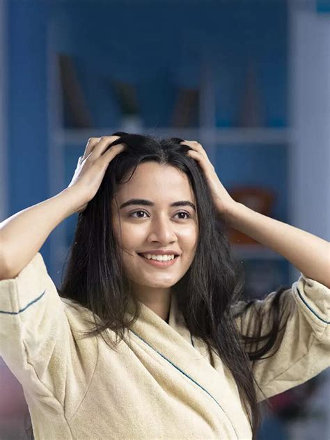 डैंड्रफ होने पर तेल लगाना चाहिए या नहीं Navbharat Times