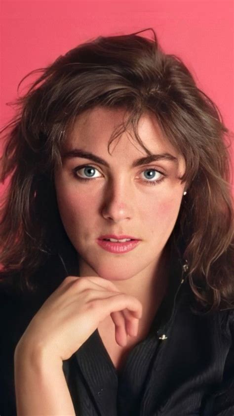 ‎📻رادیوواله موزیک لیریک ادیت‎ ‎یه جای آهنگ می گه من به همه‌چیز زیادی فکر می‌کنم، بعد