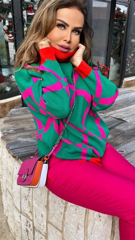 رولا سعد تثير الجدل بإطلالة جريئة