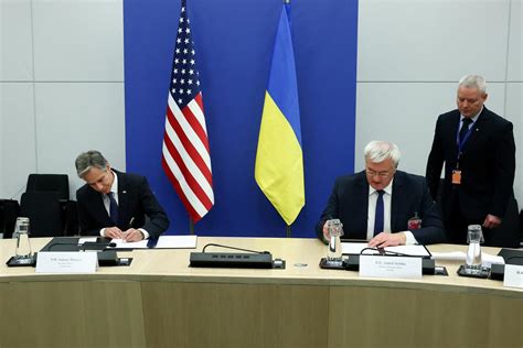 Ukraine Pushes NATO Membership As Allies Sidestep Invite Call The