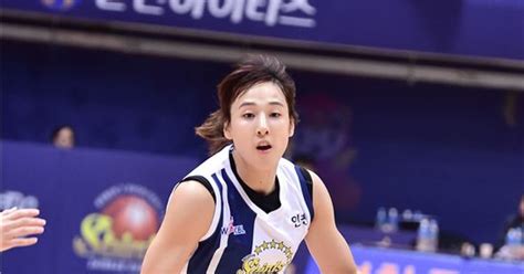 김단비 부활 신한은행 Po 2차전서 Kb 격파승부는 3차전으로