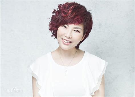 官方15月后回应江苏台主持人邓煌生日灯光秀，听身边人怎么说娱乐节目