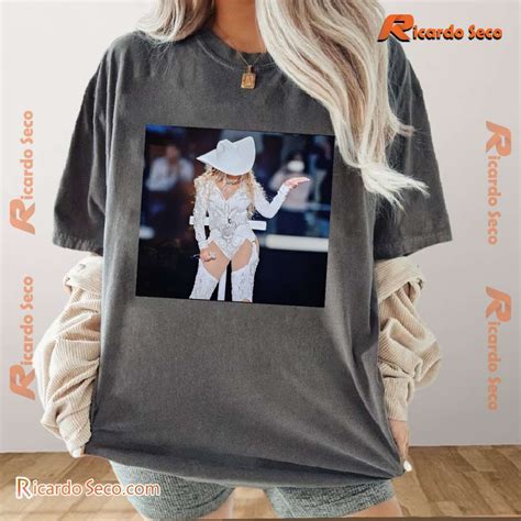 Beyoncés Finger Gun Christmas Day Game Classic Men Shirt Ricardo Seco Shop