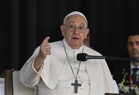 Pope Francis To Meet With Stephen Colbert Jimmy Fallon And Other Comedians