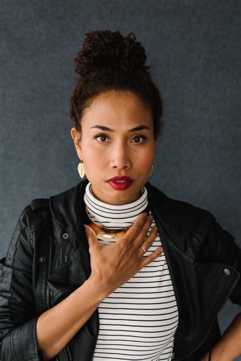 9 Hot Sexy Jen Van Epps Bikini Pics