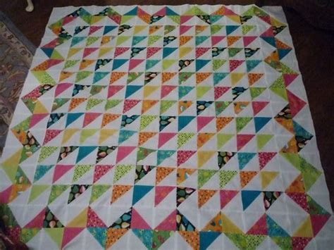Hst Quilt With Ziz Zag Border Just The Finish I Need For My Hst 1930s