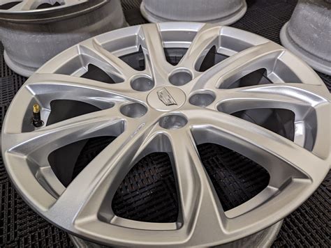 Ensemble De 4 Mags 18 Pouces Oem Cadillac Xt4 Solupneus