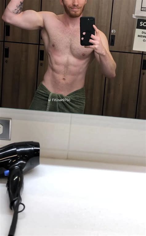 [m]eet Me In The Locker Room 😉 Scrolller