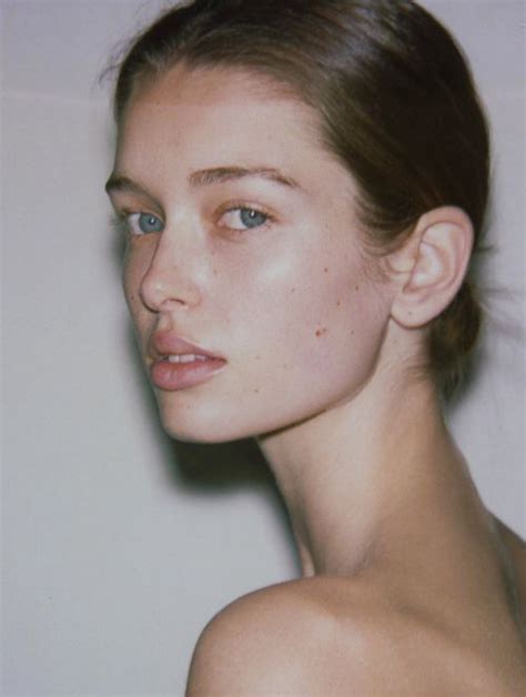 Stella Hanan Model Profile Photos And Latest News