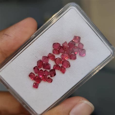 Jedi Spinel Octahedral Crystal Natural Red Spinel Crystal From Burma