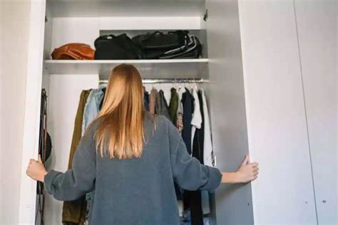 روش‌های رفع رطوبت کمد دیواری