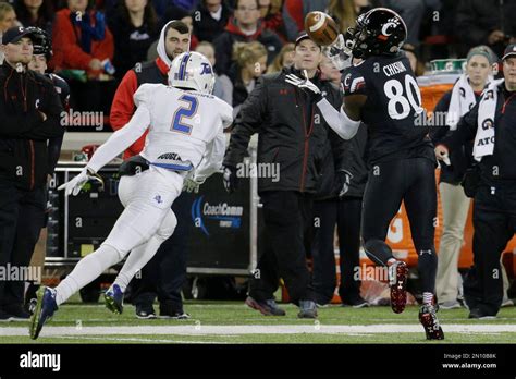 Cincinnati Wide Receiver Alex Chisum 80 Catches A Pass Against Tulsa