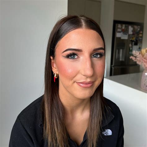 Sarah Attrill Make Up Artist Warrnambool Vic