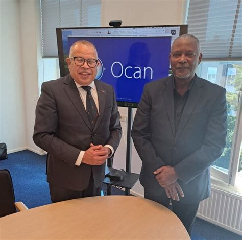 Plv Gevolmachtigde Minister Van Curaçao Leonard Coffi Brengt Een