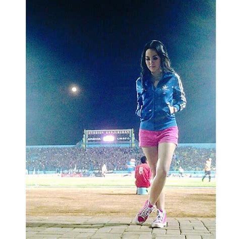 Putri Viola Jadi Idola Di Vietnam Kaskus