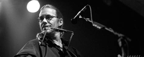 Remember When Warren Zevon Brought Down The House And The Tears With