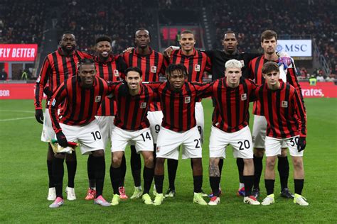 Milan Legends Celebrate Clubs 125th Anniversary With Light Show And Parade