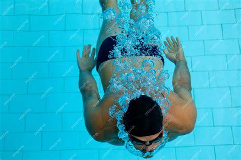 Premium Photo High Angle Front View Of Caucasian Male Swimmer At