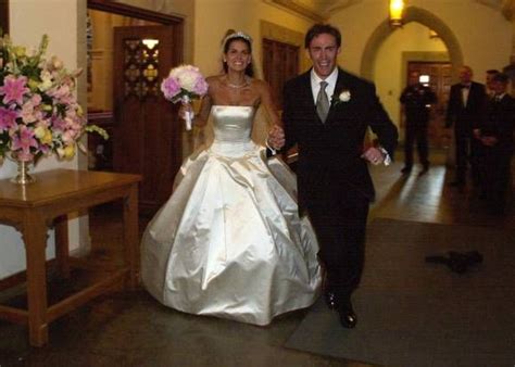 Dossier Dallas Angie Harmon Television Actress Texas Lila Hochzeit