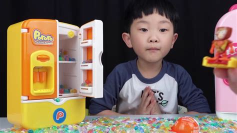 예준이와 뽀로로 냉장고 킨더조이 장난감 놀이 Youtube