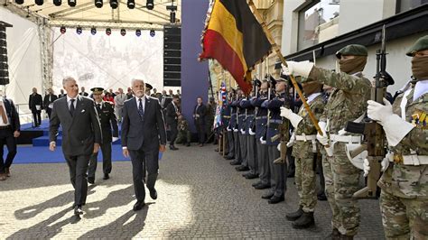 Le Roi Philippe En Tchéquie Il Y A 80 Ans Un Bataillon Belge Libérait Pilsen Avec Larmée