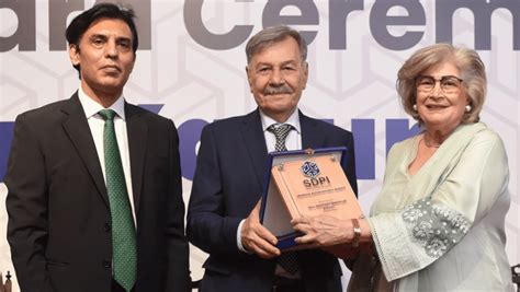 Beaconhouse Founder Nasreen Kasuri Honored With Sdpi Living Legend Award
