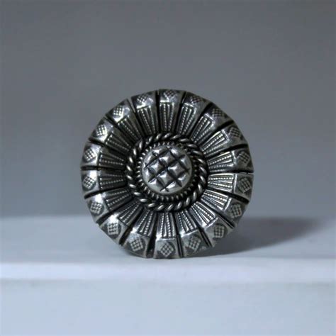 Female 925 Pure Silver Wheel Shape Finger Ring Rs 150 Gram Rmidas
