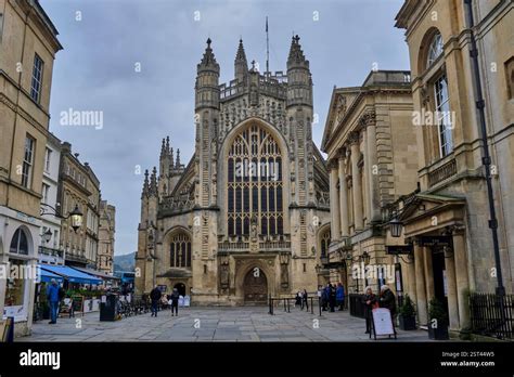Bath Abbey And The Pump Rooms In Abbey Churchyard Bath Somerset Stock