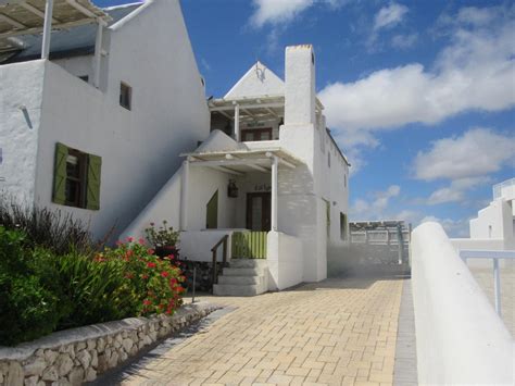 Marlyn And Dolfyn Self Catering Escape To The Country